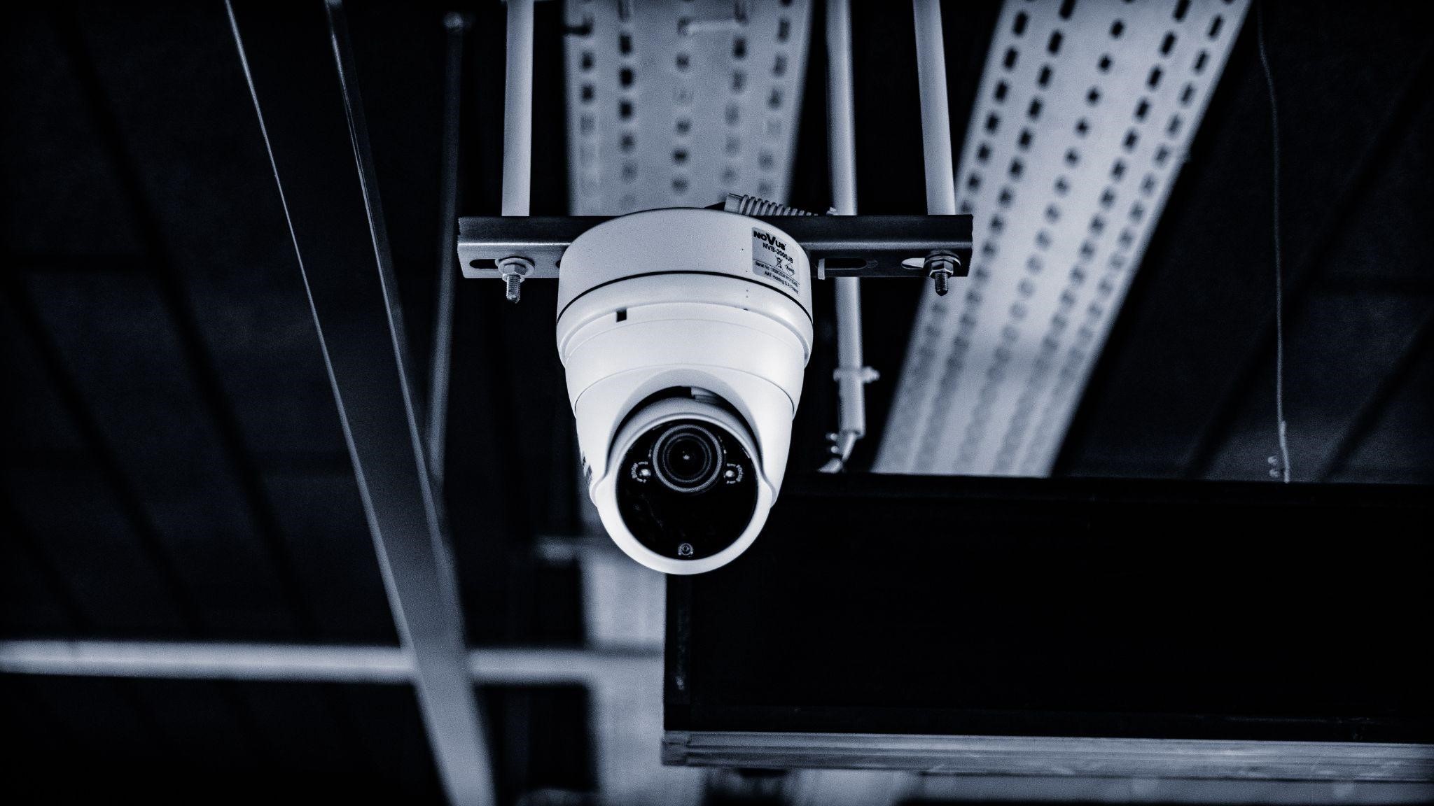 What’s the Difference Between Surveillance Cameras and Security Cameras ...