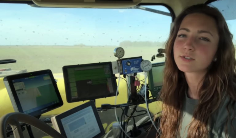 Laura Farms: 21-Year-Old US Farmer Talks About Her High-Tech Farming Setup